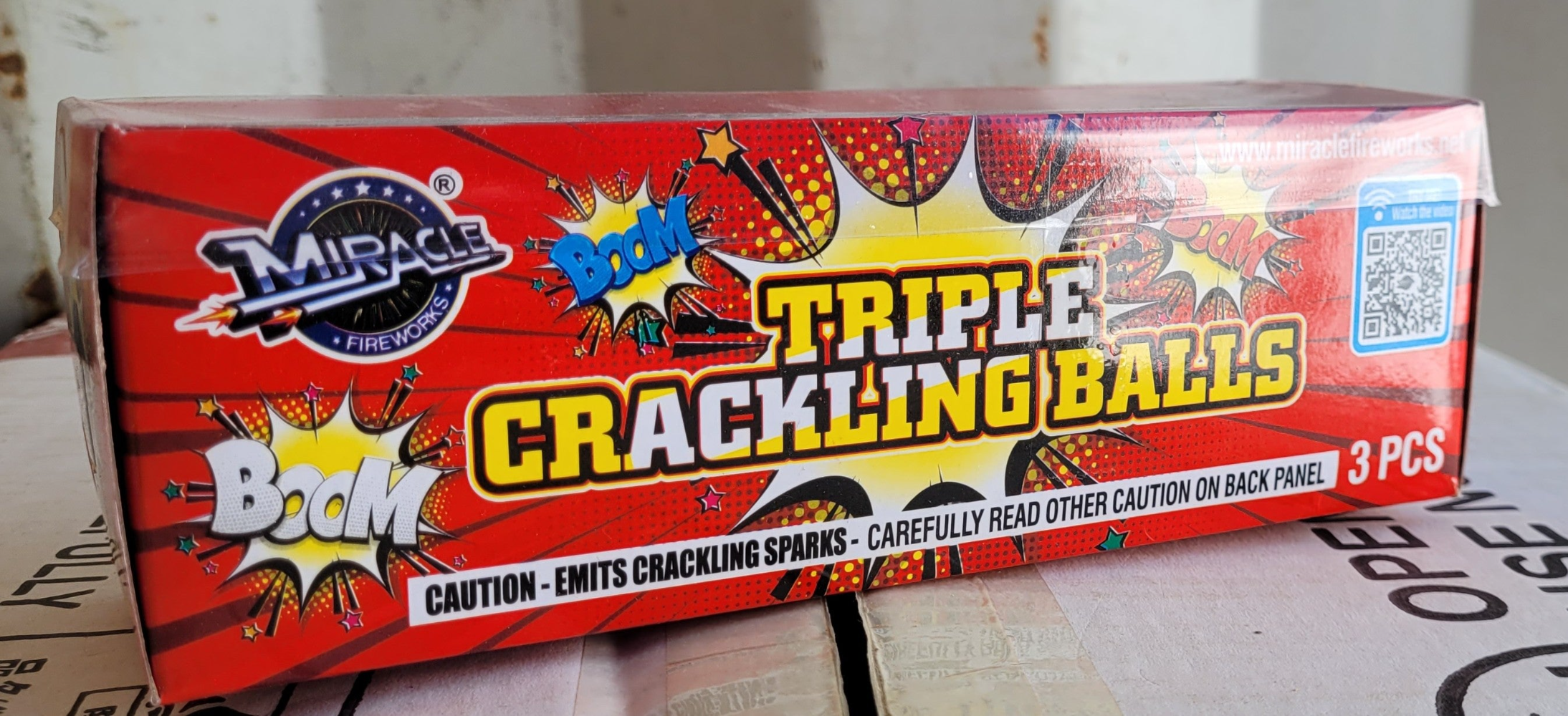 Triple Crackling Balls - Blue Fuse Fireworks – BlueFuse Fireworks